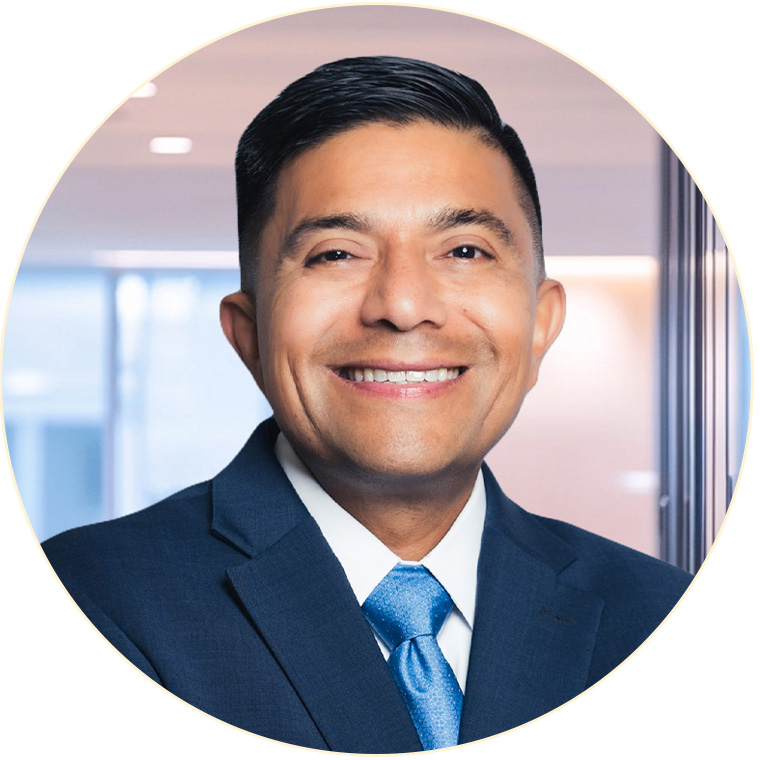 Nuestro Equipo Legal | The Law Office of Victor R. Ramirez, LLC